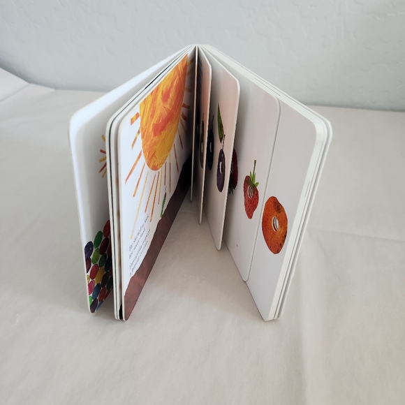 Eric Carle | Other | The Very Hungry Caterpillar La Oruga Muy ...